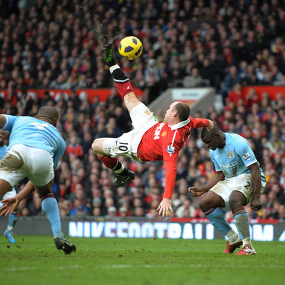 ไขคำตอบจากฟิสิกส์ : เหตุใด Overhead Kick เป็นลูกยิงที่ทำยากสุดในโลก ...